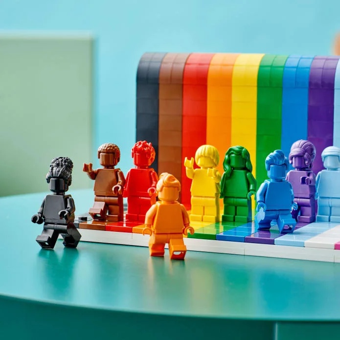 LEGO SE UNE AL PRIDE – TBDM